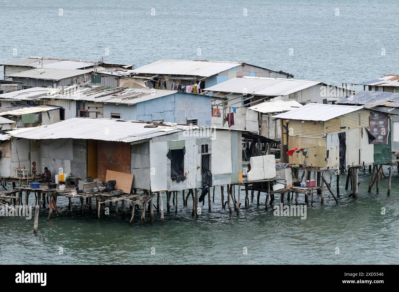 PAPUA NEW GUINEA, capital city Port Moresby, settlement Hanuabada with ...