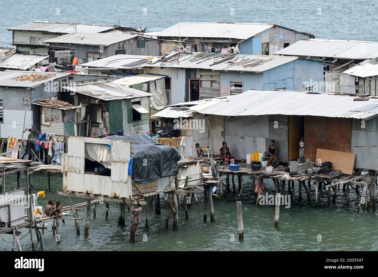 PAPUA NEW GUINEA, capital city Port Moresby, settlement Hanuabada with ...
