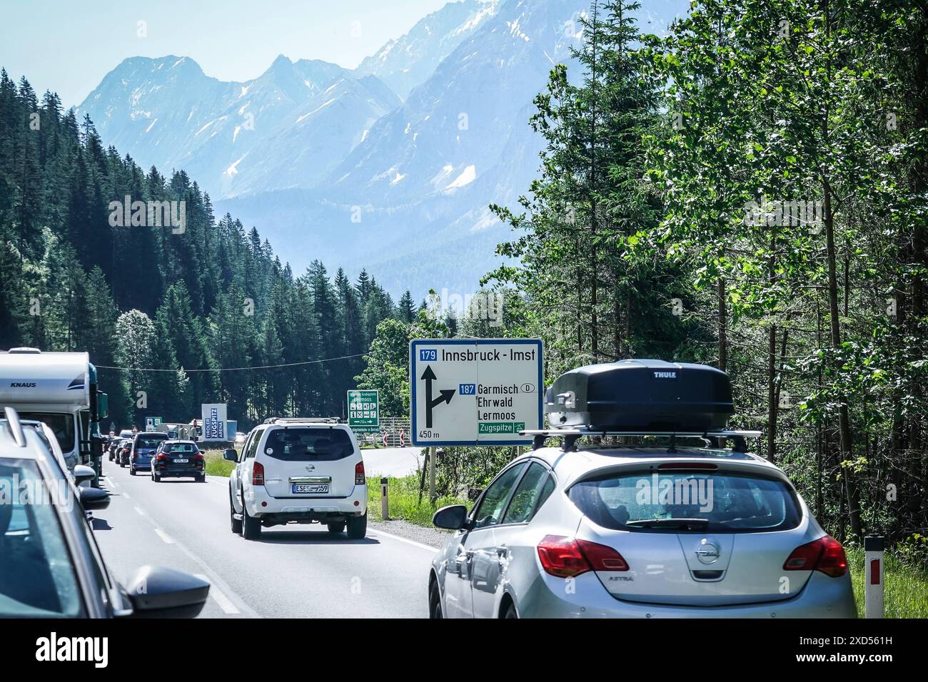 Verkehrsstau, Fernpass, Bundesstraße B179, Zugspitze, Garmisch ...