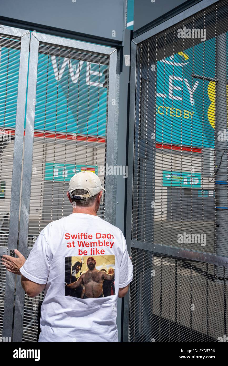 London, UK. 20 June 2024. Brian from Philadelphia, the first fan ...