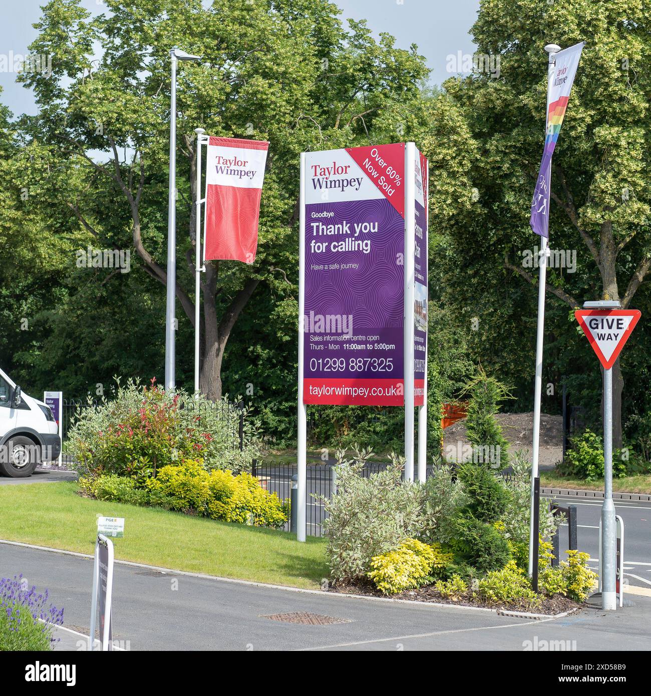 Taylor Wimpey Homes sign board Stock Photo - Alamy