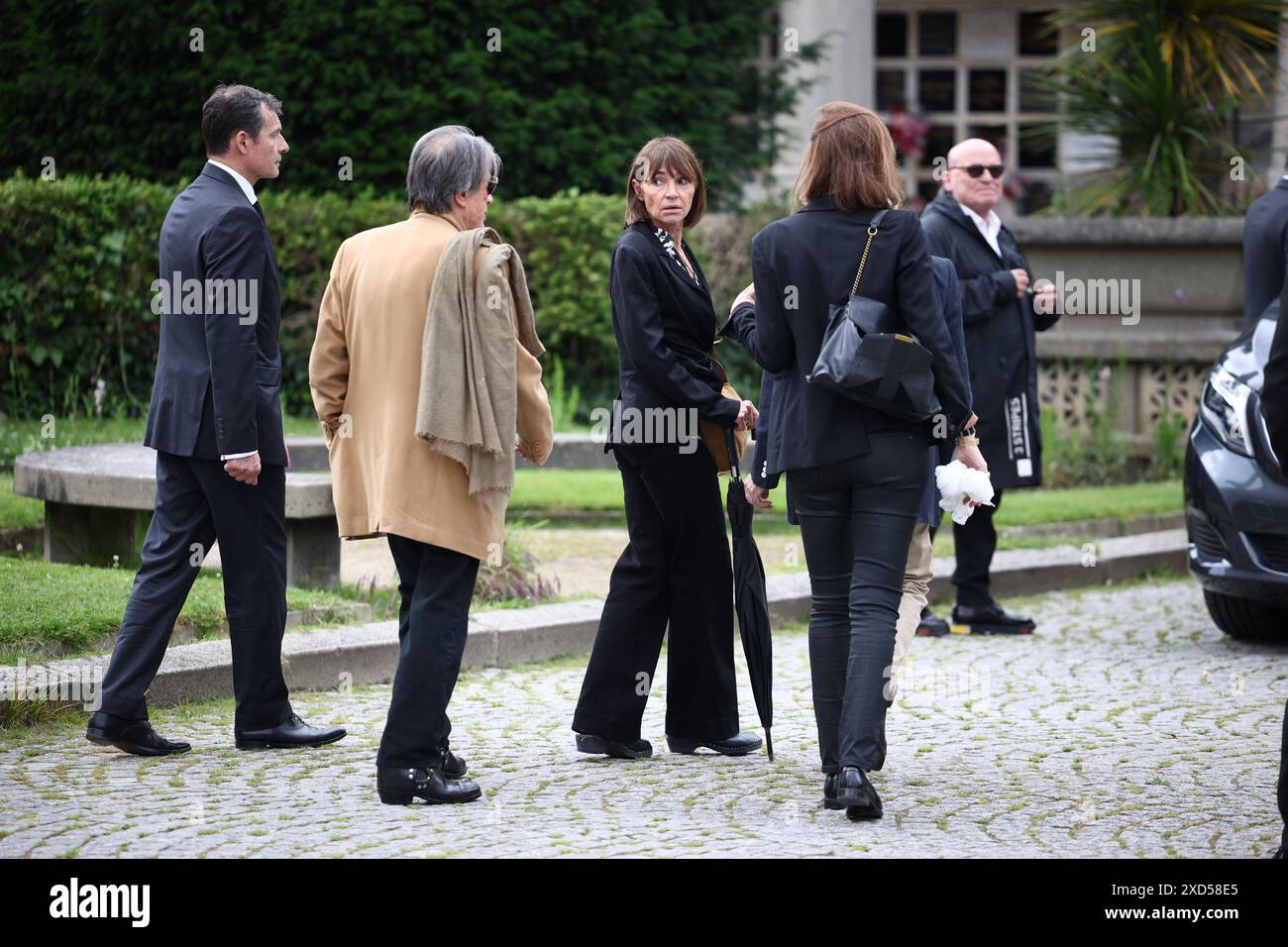 Jacques Dutronc and Sylvie Duval leaving the funeral ceremony for ...