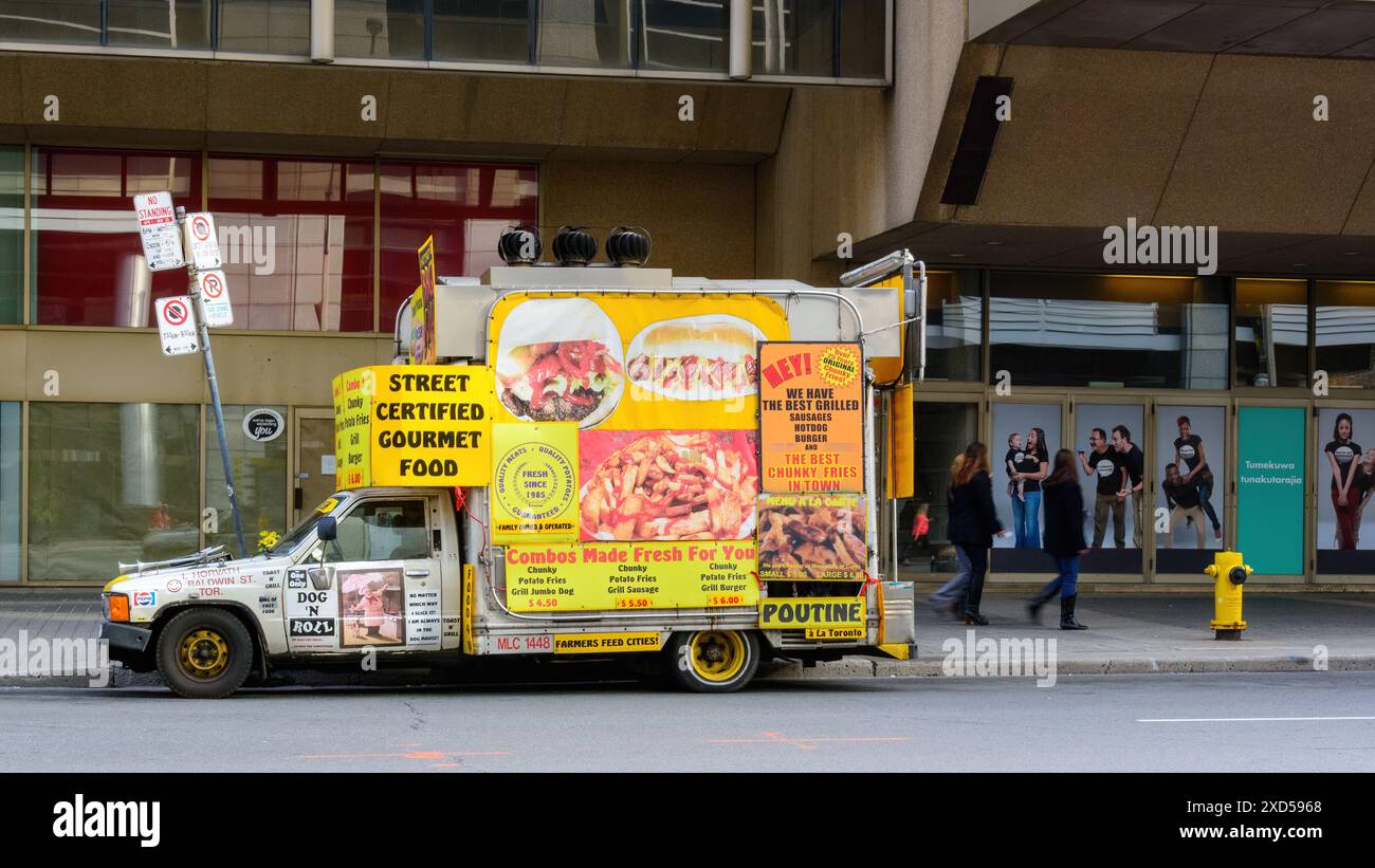 old shabby food truck on city street, Toronto, Canada Stock Photo - Alamy