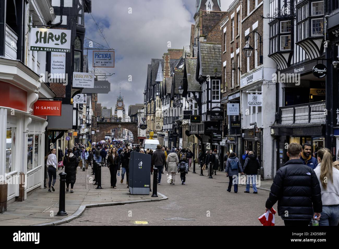 Chester street scene, Eastgate Street, Chester, Cheshire, England, UK ...