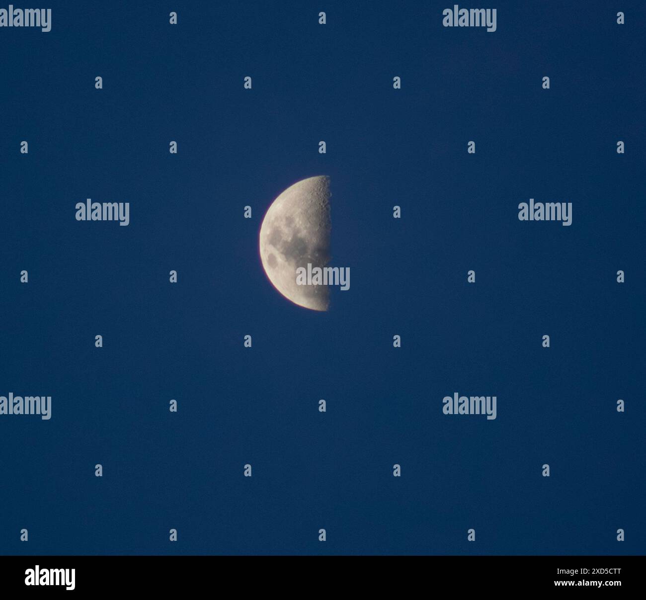 Lunarart hi-res stock photography and images - Alamy