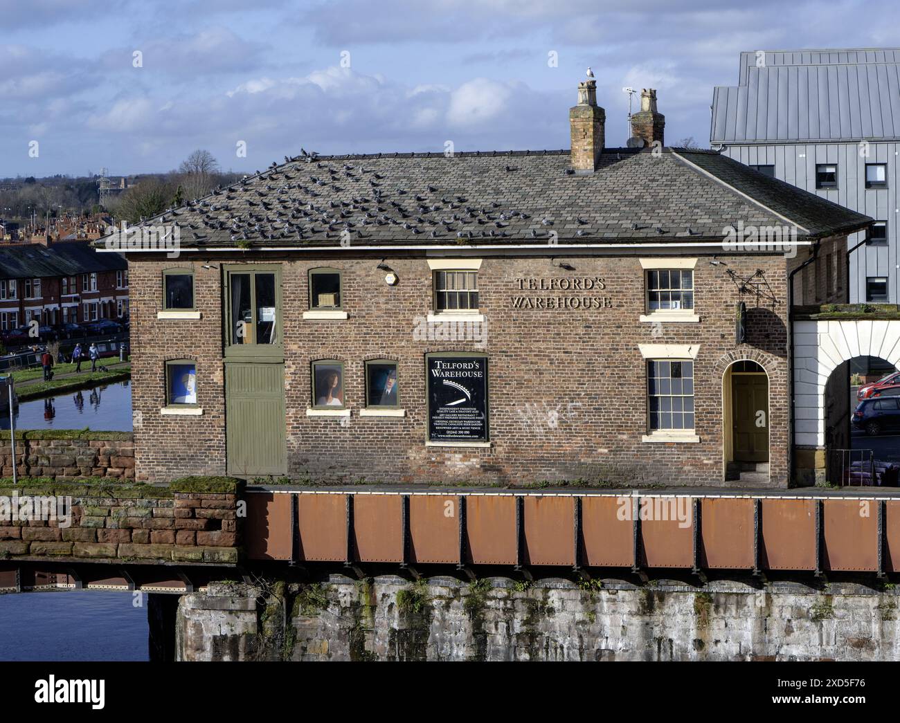 Telford's Warehouse Bar and Restaurant, Tower Wharf, Raymond Street ...