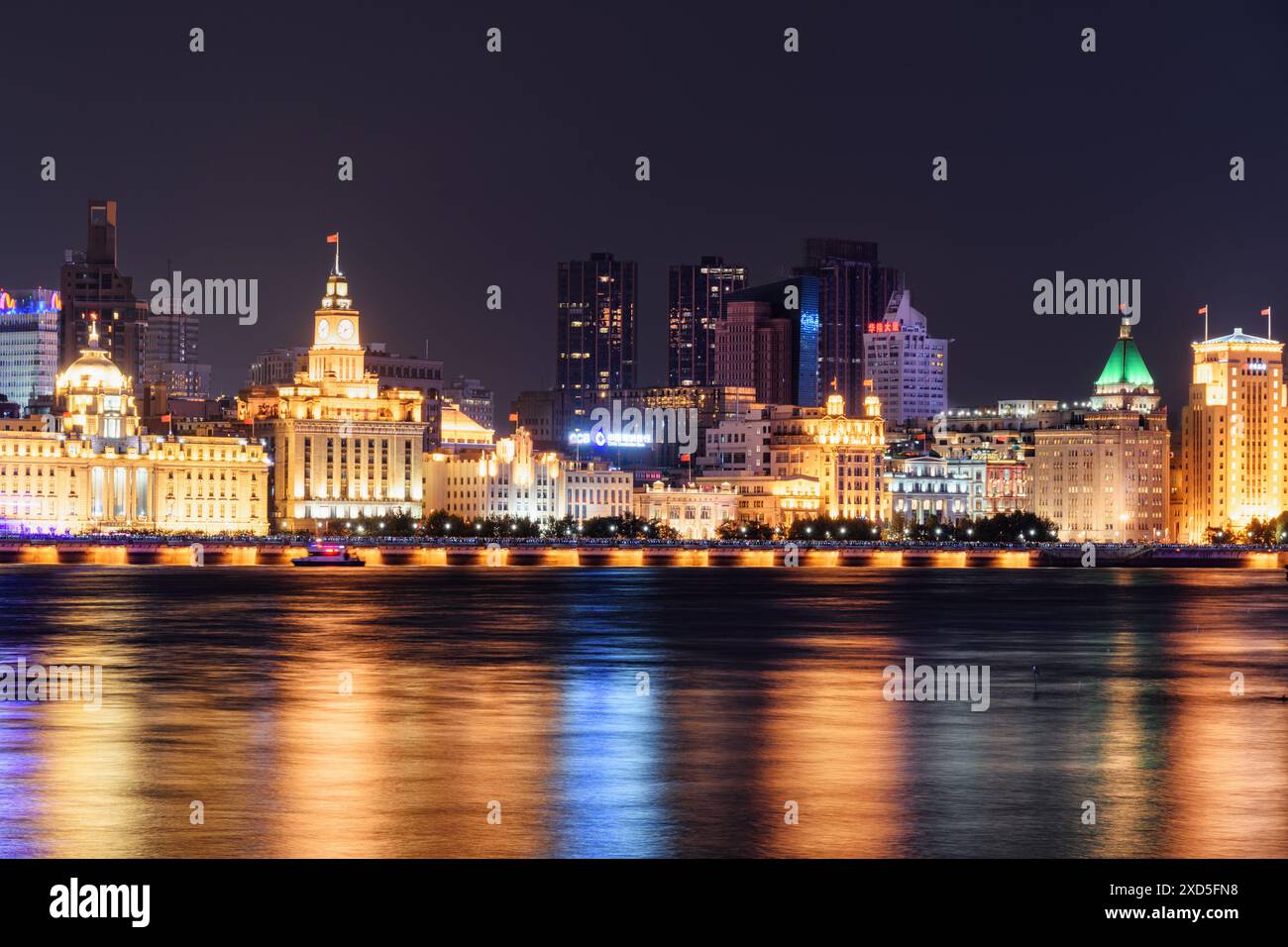 Shanghai, China - October 4, 2017: Awesome night view of the Bund ...
