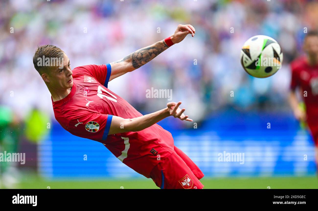 Ivan Ilic Serbia schaut zum Ball, UEFA EURO 2024 - Group C, Slovenia vs ...