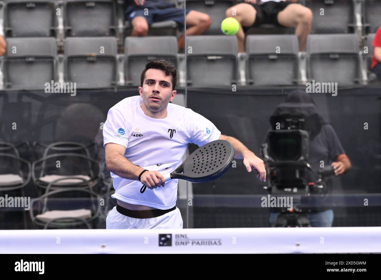 Victor Ruiz and Lucas Bergamini are competing in the Round of 16 of the ...
