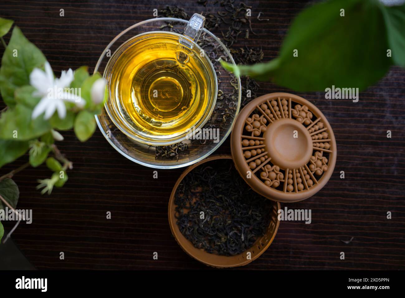 Organic Green Tea with Jasmine Flower and Jasmine Tea with Dried Leaves ...