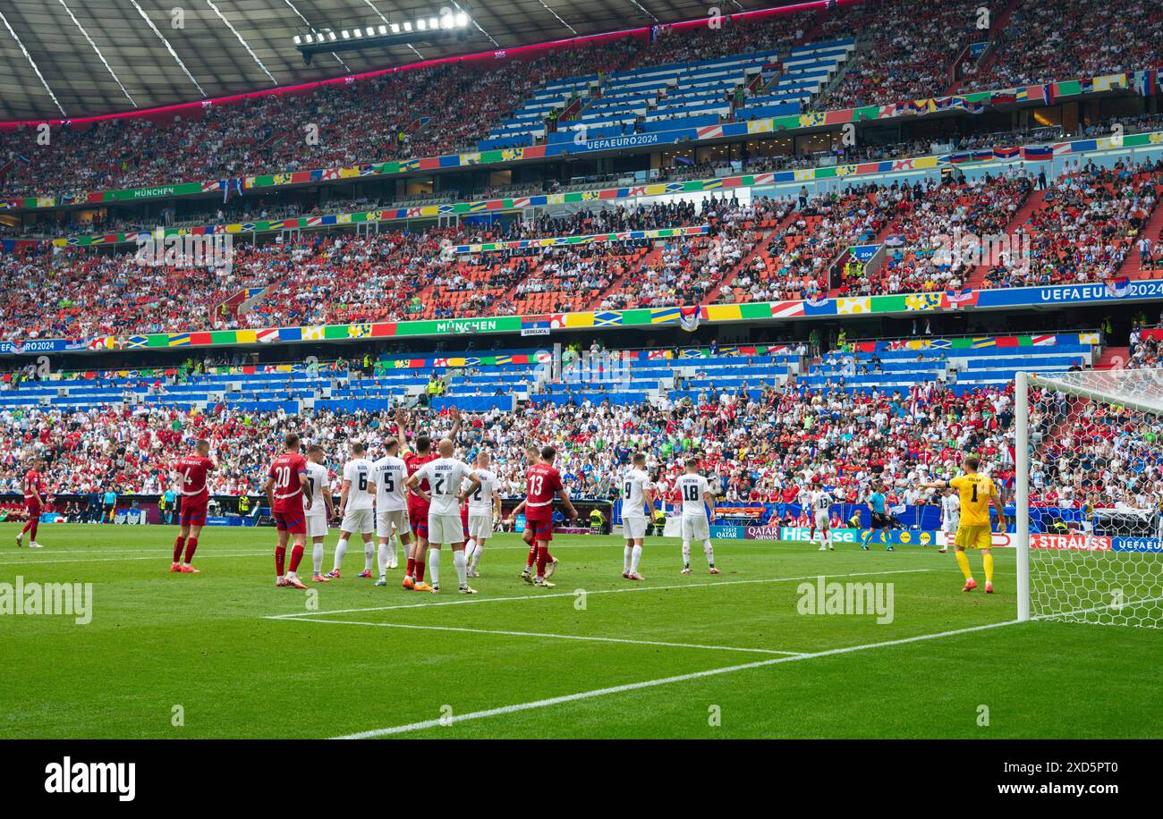 Allianz arena zuschauer hi-res stock photography and images - Alamy