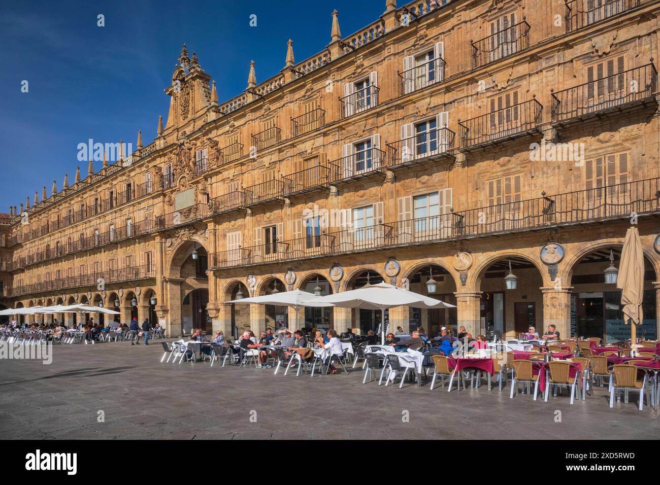 Spain, Castile and Leon, Salamanca, Plaza Mayor the city's main square ...