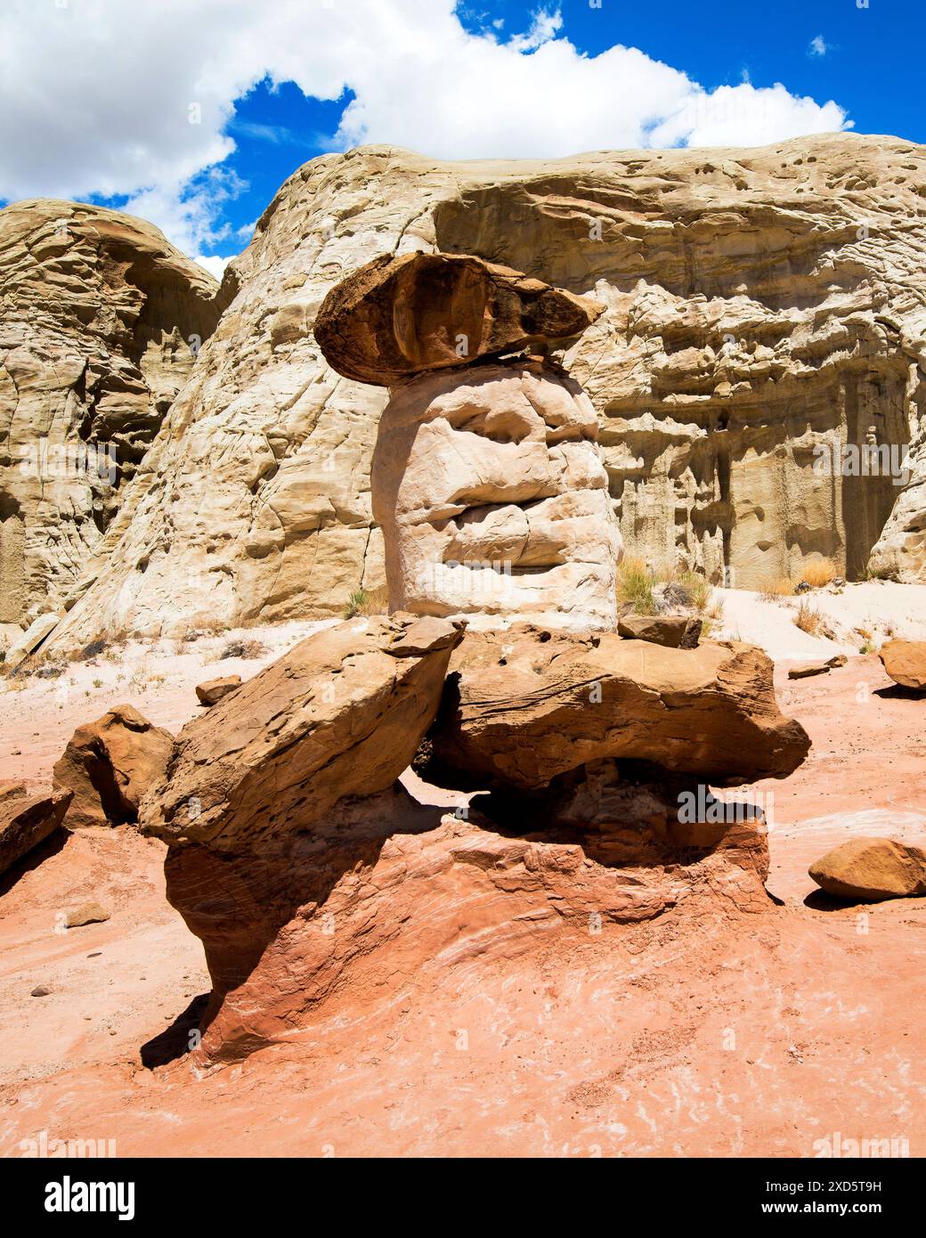 Paria Rimrocks Toadstool Hoodoos located in Grand Staircase-Escalante ...