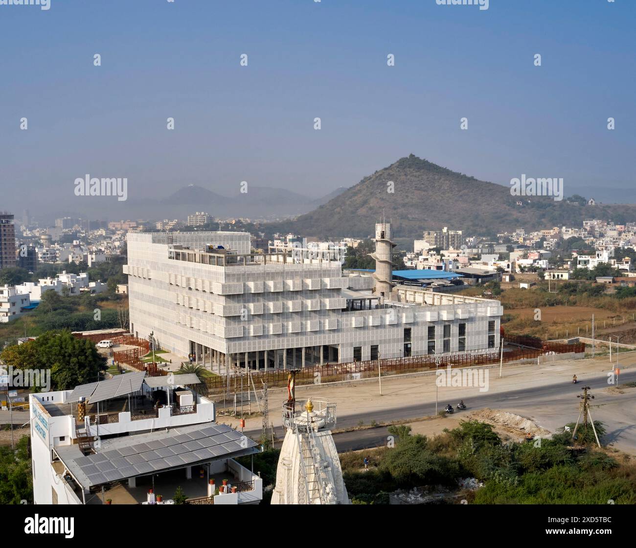 Aerial view of discovery centre in context. Third Space, Udaipur, India ...