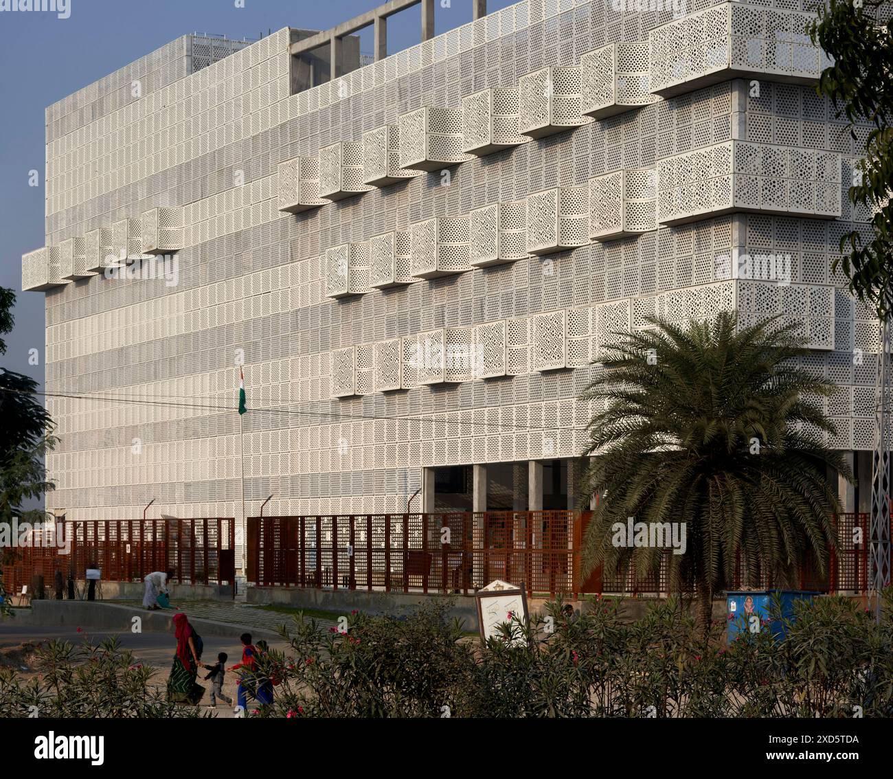 Oblique view along exterior facade. Third Space, Udaipur, India ...