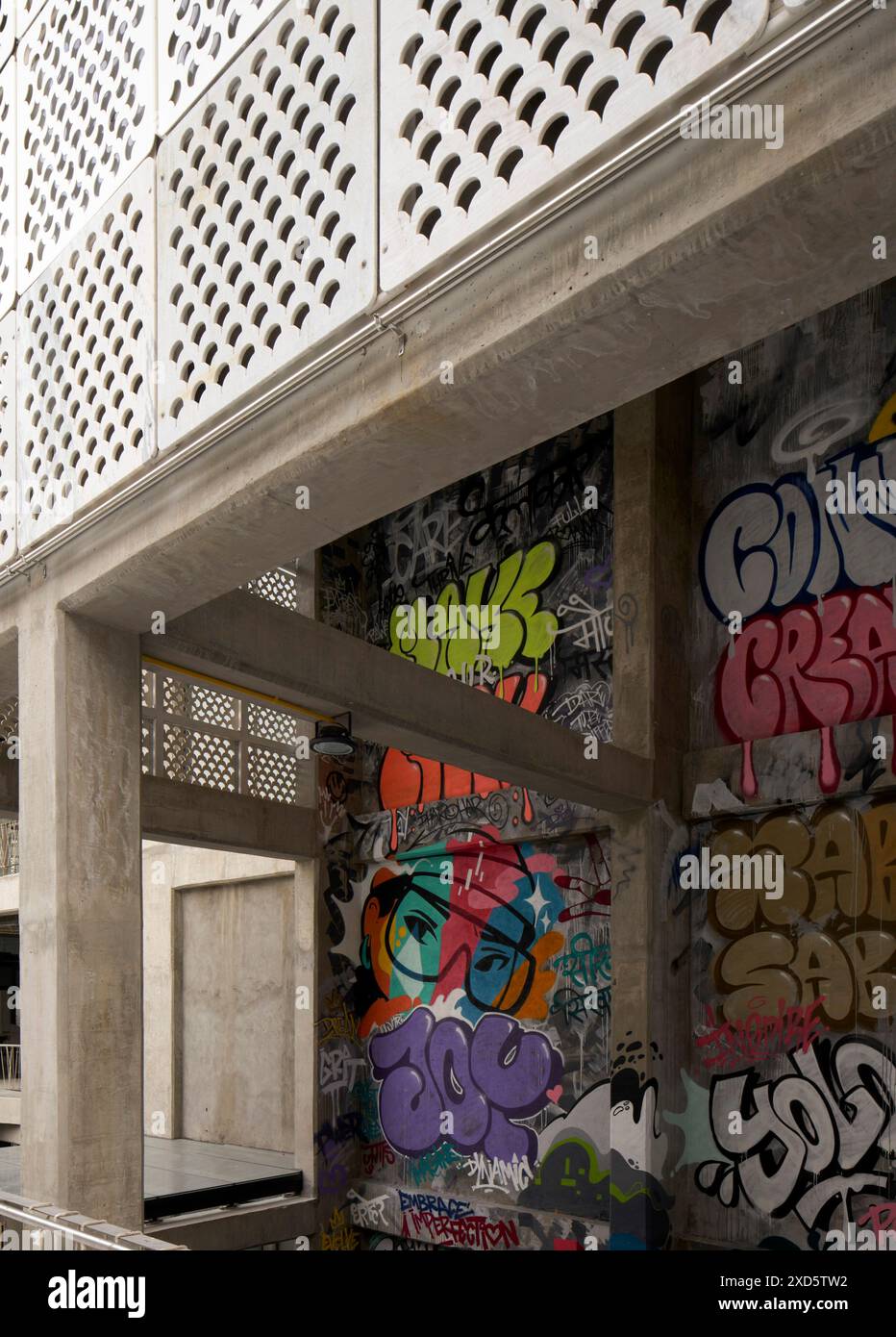 Graffiti wall and Jali screens. Third Space, Udaipur, India. Architect ...