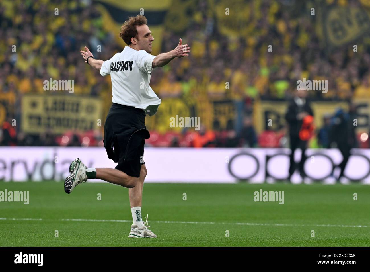 streaker and pitch invader invades the pitch with a Mellstroy t-shirt ...