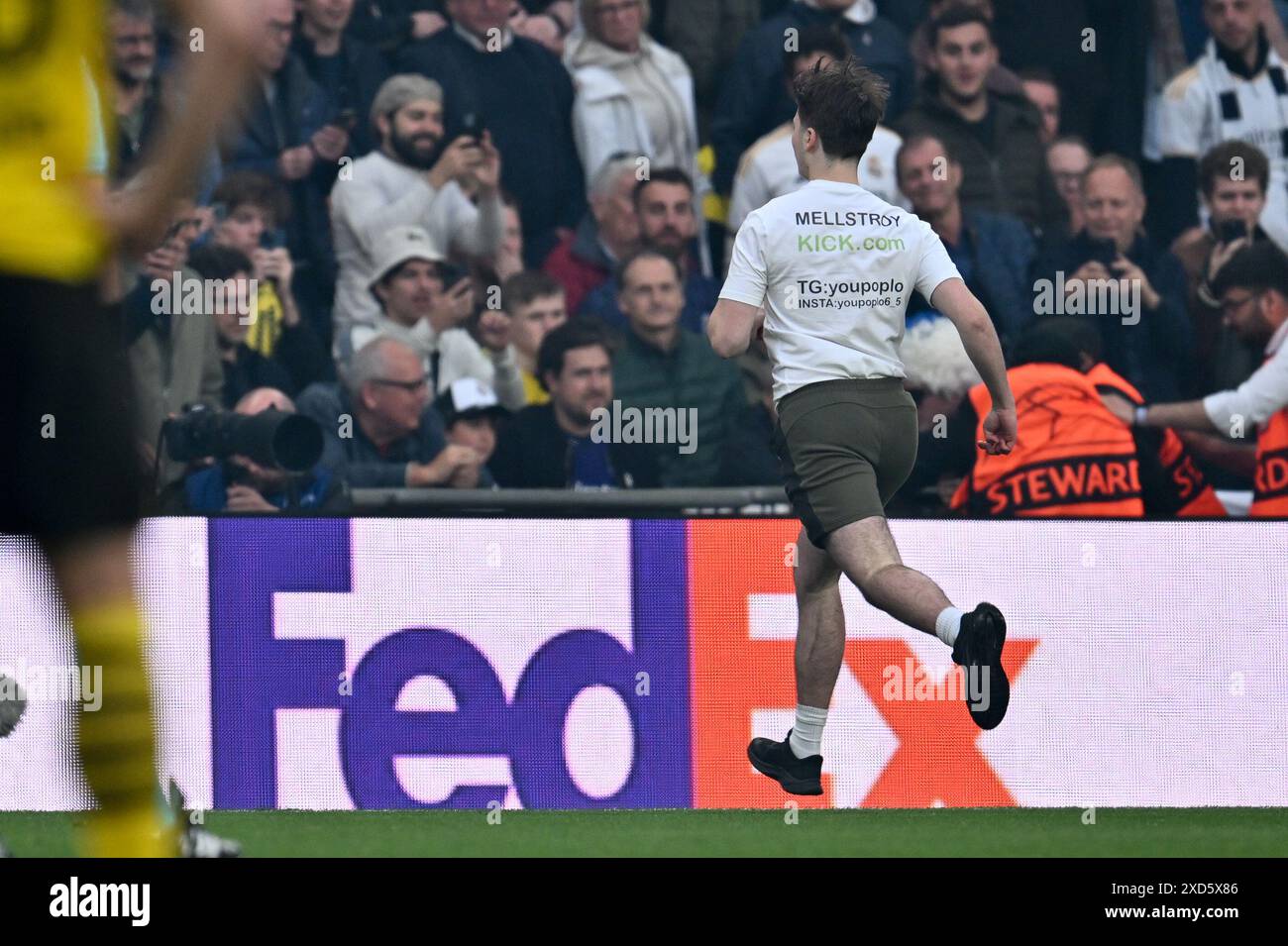 streaker and pitch invader invades the pitch with a Mellstroy t-shirt ...