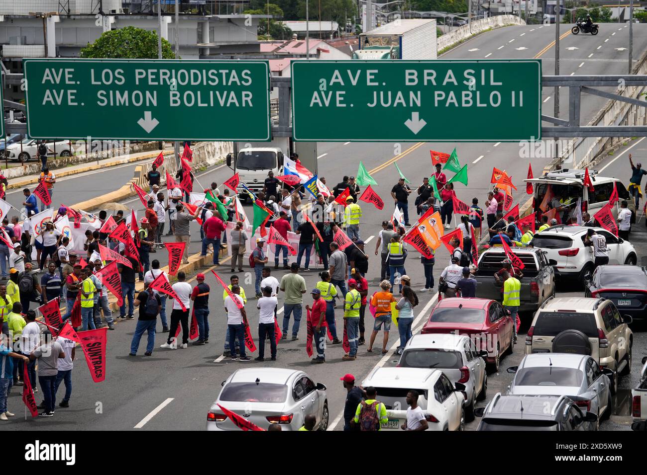 Construction workers on strike block traffic during a national strike ...