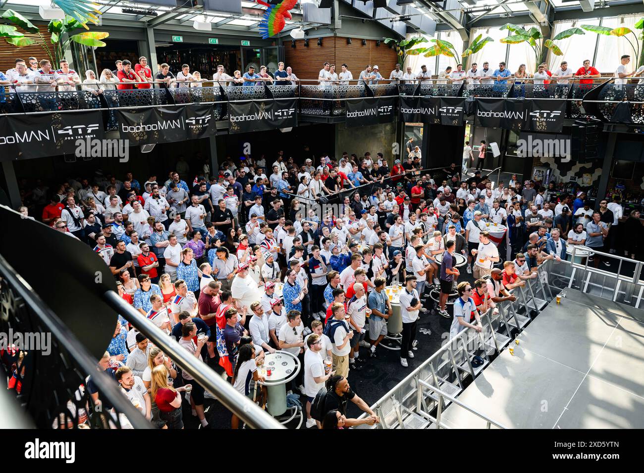 4the fans fan park in greenwich hi-res stock photography and images - Alamy
