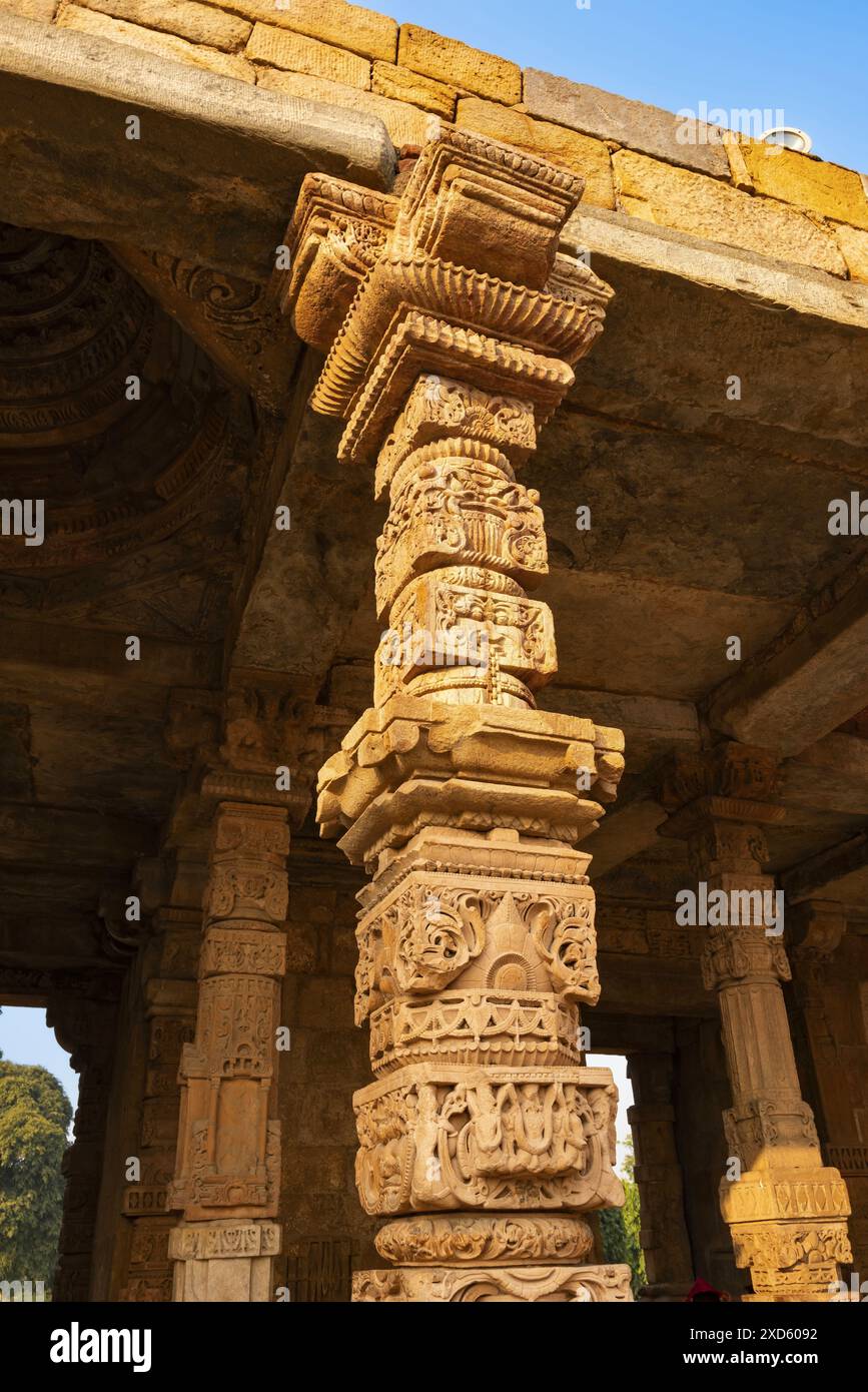 Mosque pillar hi-res stock photography and images - Alamy
