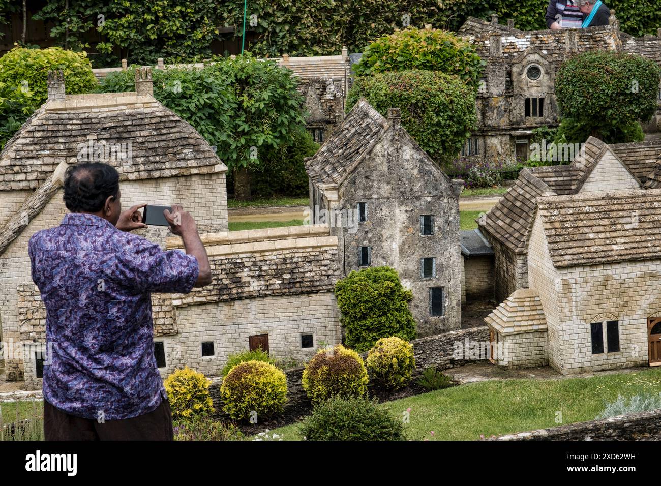 Visit model village bourton on the water hi-res stock photography and ...