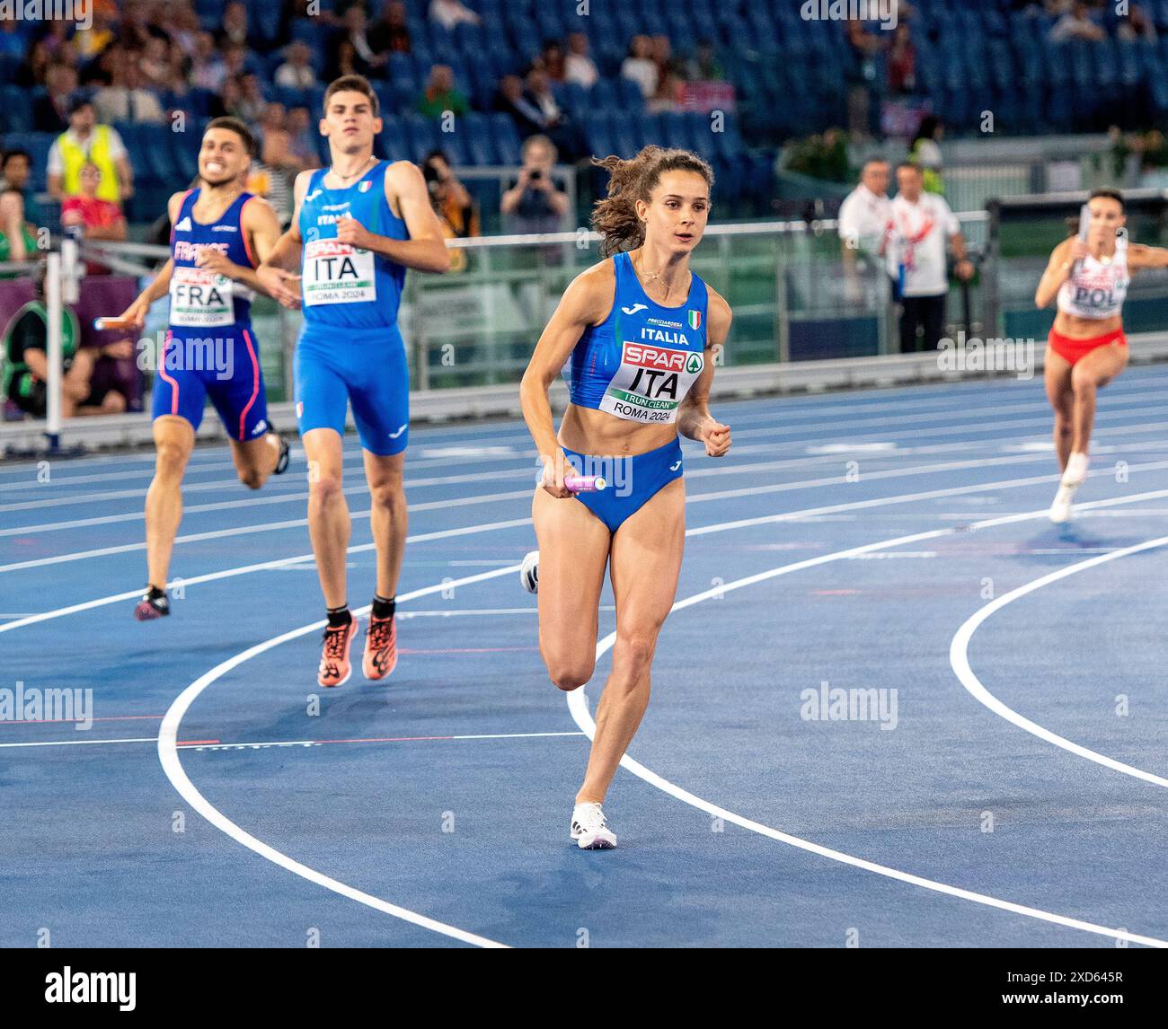 Anna Polinari (Italy) during the second leg of the 4 x 400m relay mixed ...