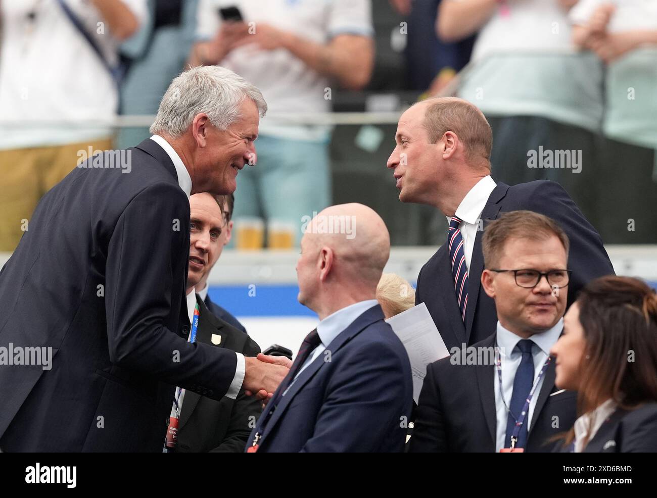 David gill prince william hi-res stock photography and images - Alamy