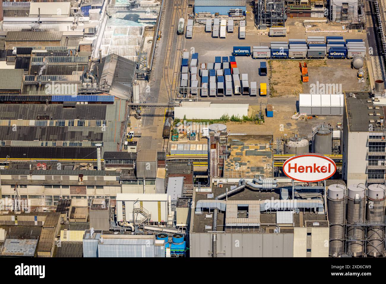 Adhesive factory hi-res stock photography and images - Alamy