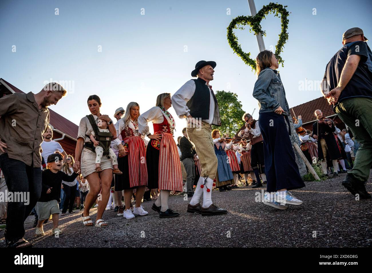 Leksand, Sweden. 20th June, 2024. LEKSAND, SWEDEN 20240620People dance ...