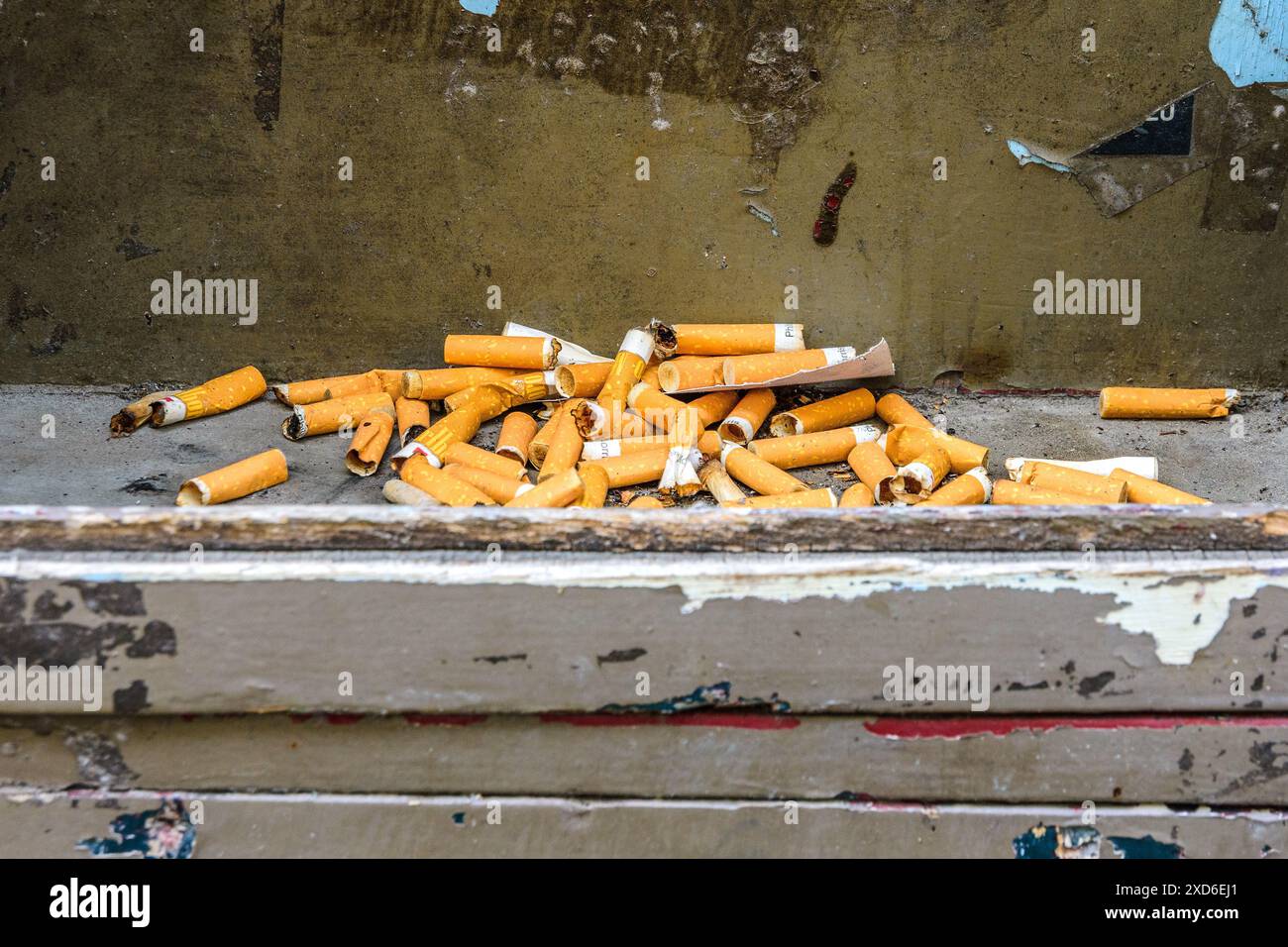 Pile old cigarette butts hi-res stock photography and images - Alamy