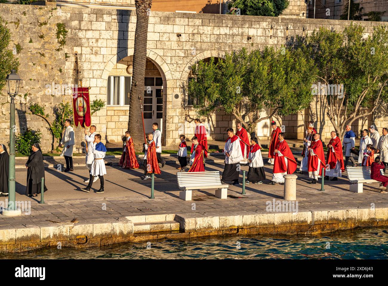 Markusprozession Markusprozession in der Altstadt von Korcula, Kroatien, Europa St. Marks ...