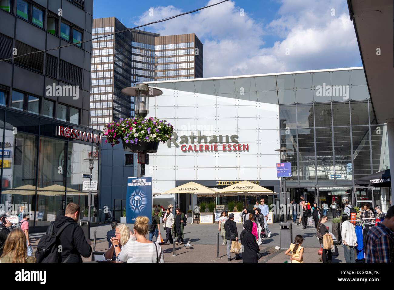 Shopping center Rathaus Galerie and behind it the town hall of Essen ...
