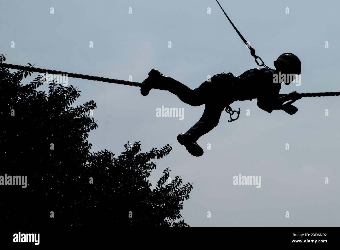 Commando crawl hi-res stock photography and images - Alamy