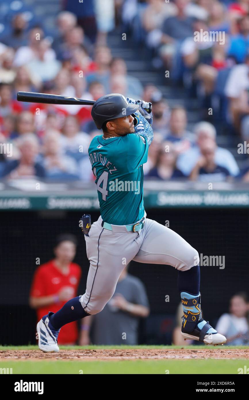 CLEVELAND, OH - JUNE 19: Seattle Mariners outfielder Julio Rodríguez ...