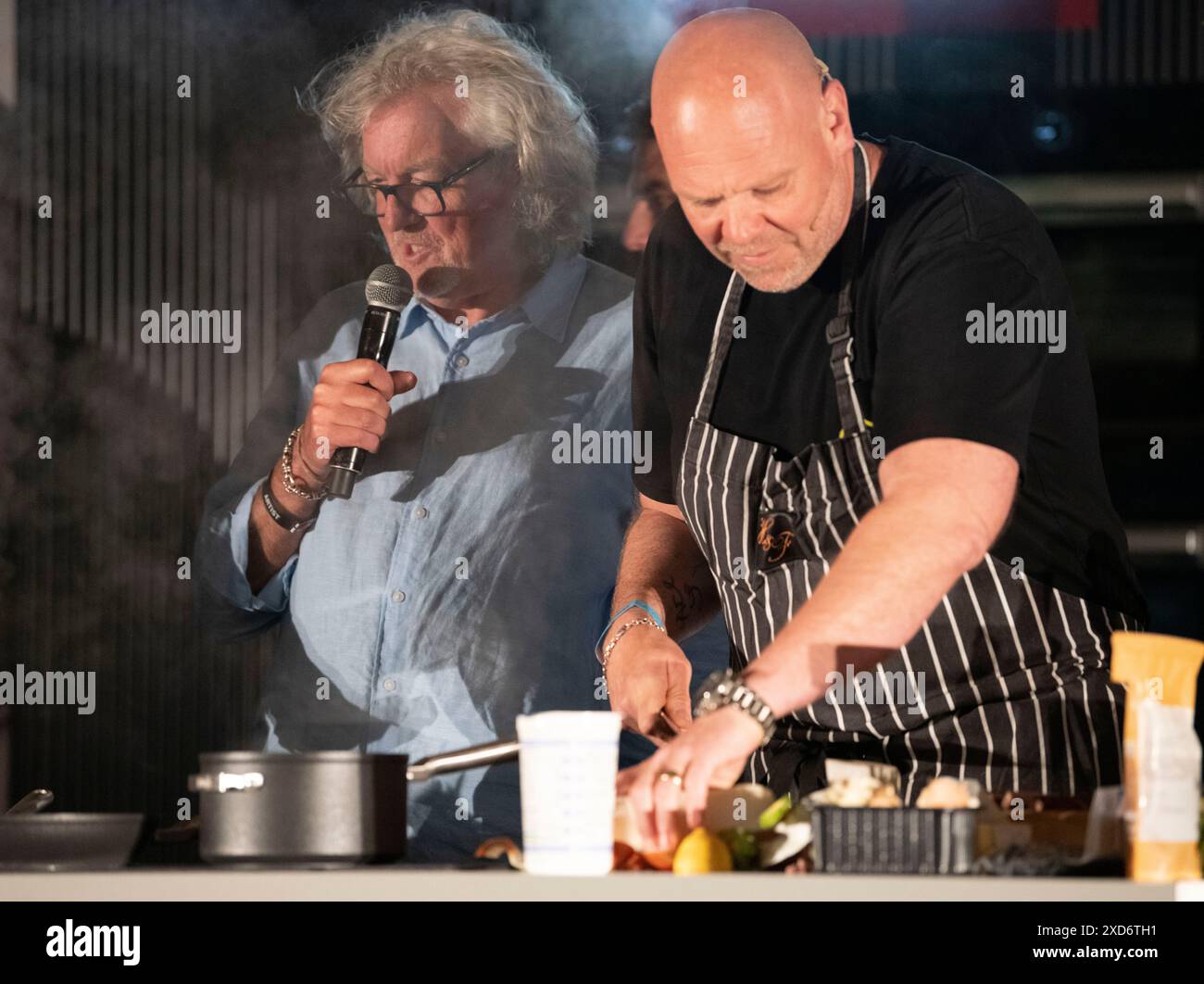 James May and Tom Kerridge mystory cooking bag at Tom Kerridges pub in ...