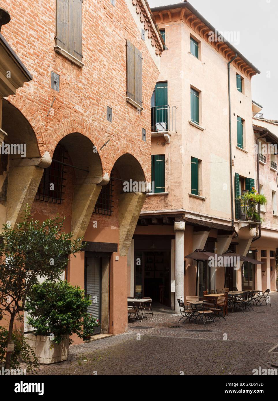 Typical Italian street, Treviso, Italy. Italian architecture in Europe ...