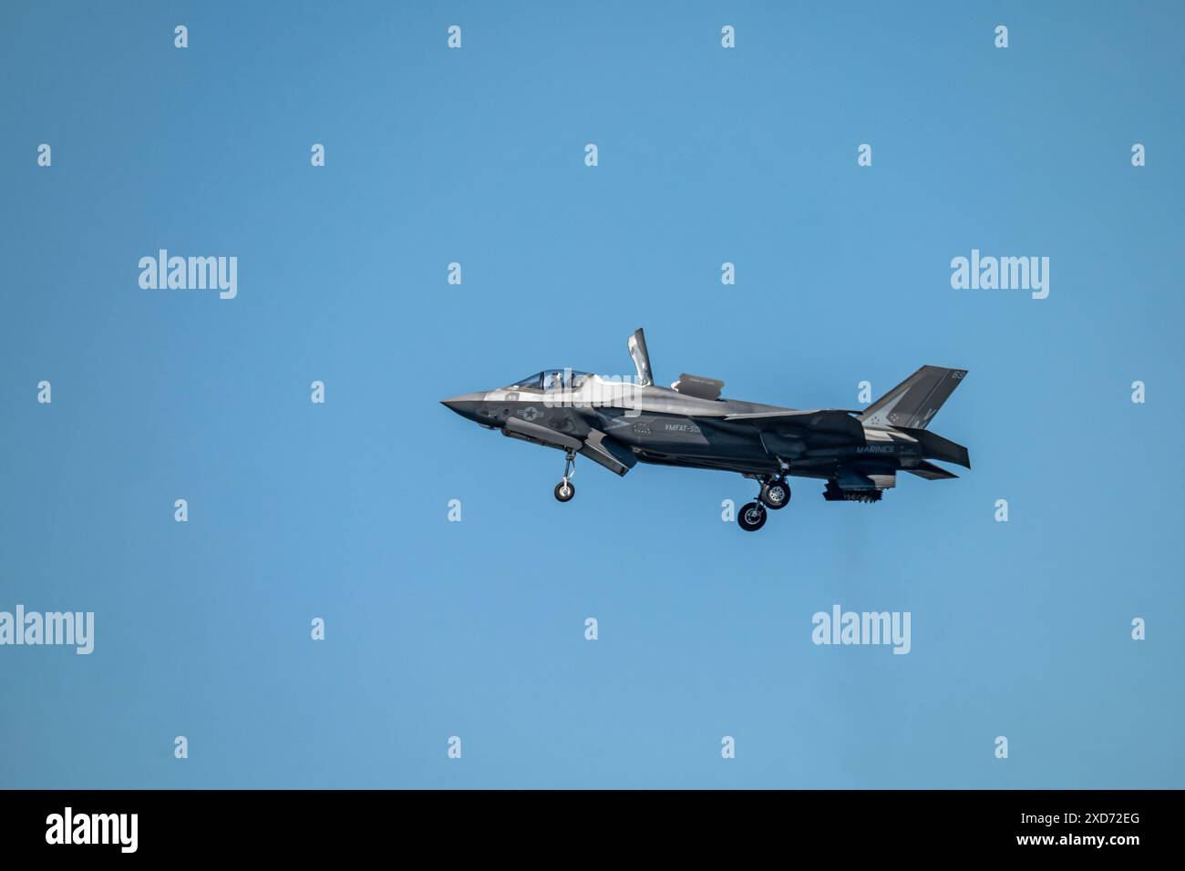 United States Navy F 35-B Fighter Jet in Hover Mode Stock Photo - Alamy