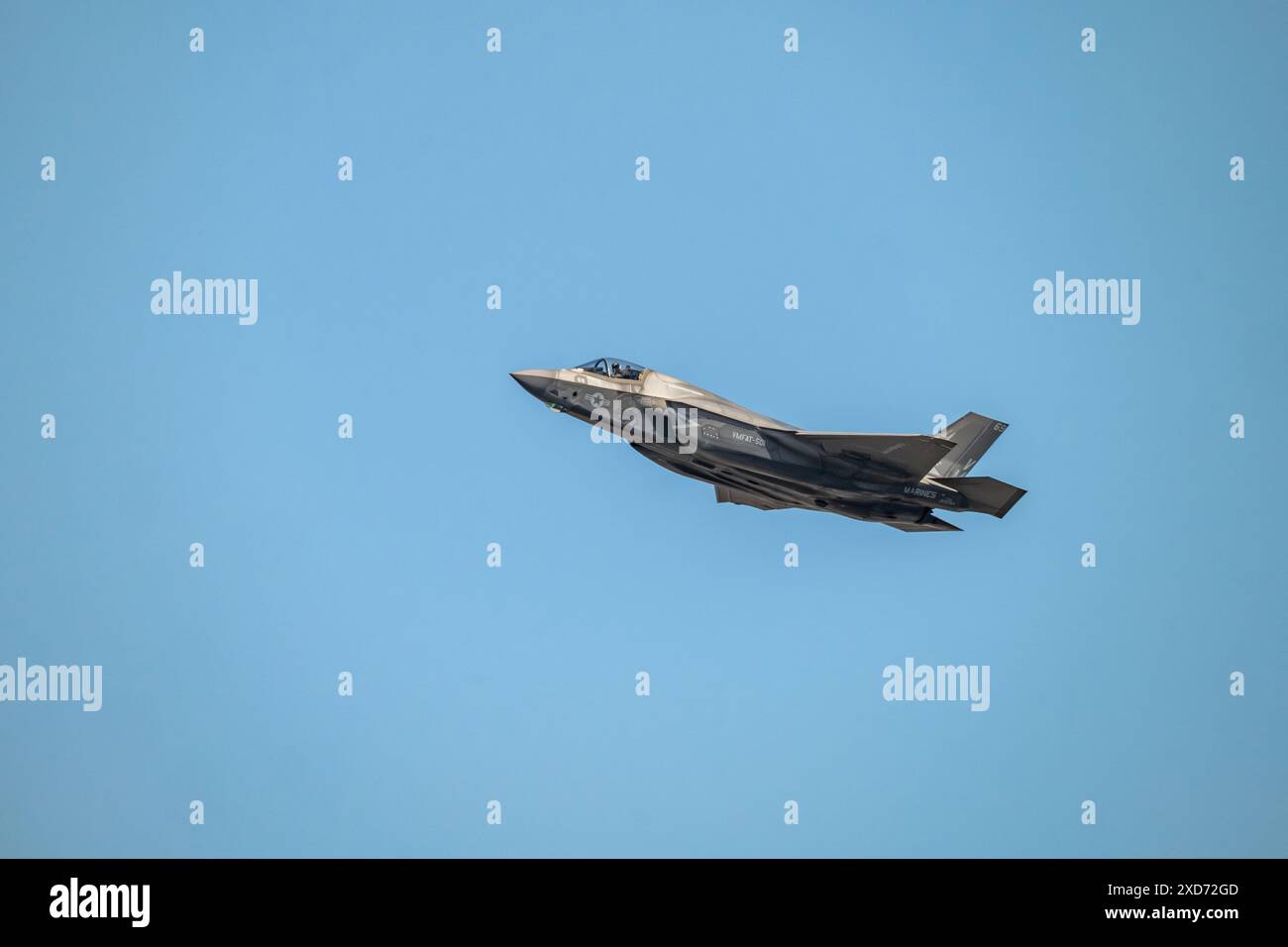 United States Navy F 35-B Fighter Jet Flying in the Sky Stock Photo - Alamy