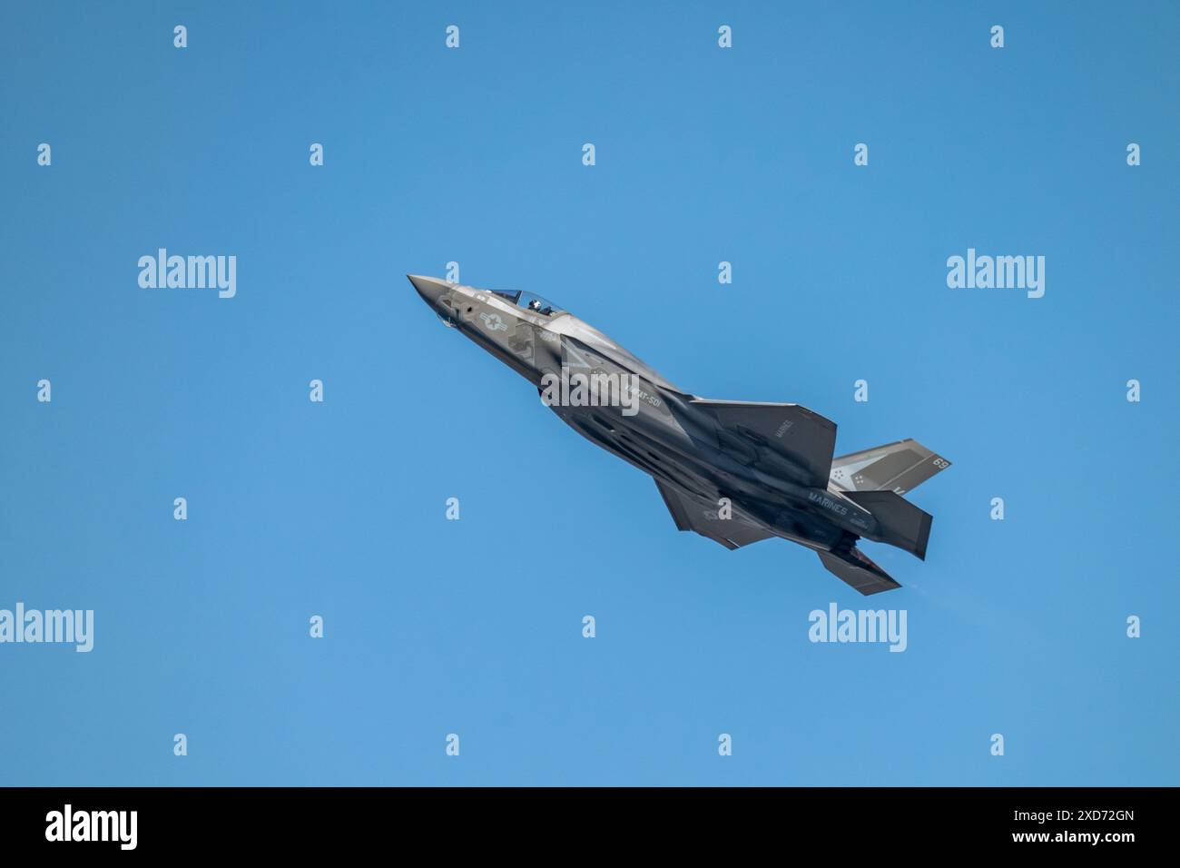 United States Navy F 35-B Fighter Jet Flying in the Sky Stock Photo - Alamy