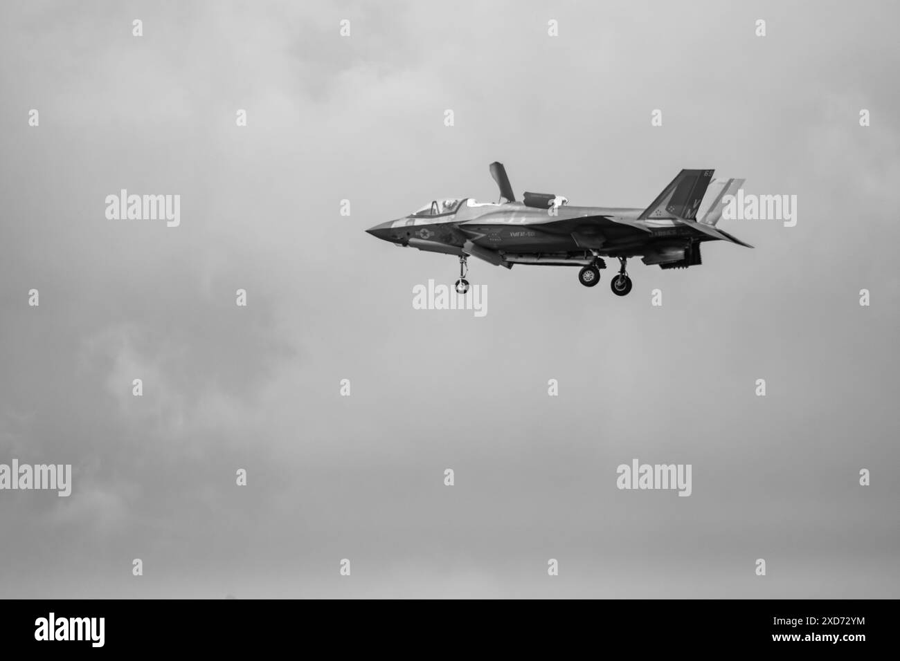 United States Navy F 35-B Fighter Jet in Hover Mode Stock Photo - Alamy