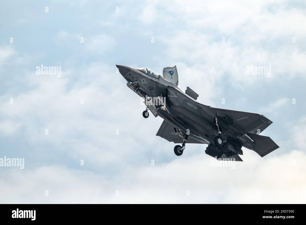 United States Navy F 35-B Fighter Jet in Hover Mode Stock Photo - Alamy