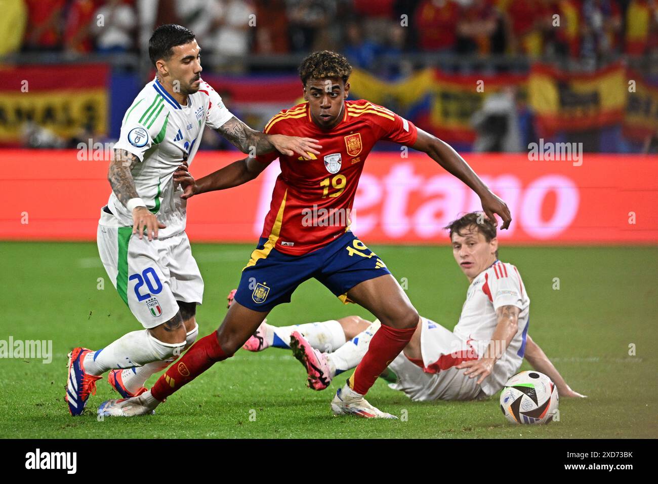 Lamine yamal euro 2024 italy hi-res stock photography and images - Alamy