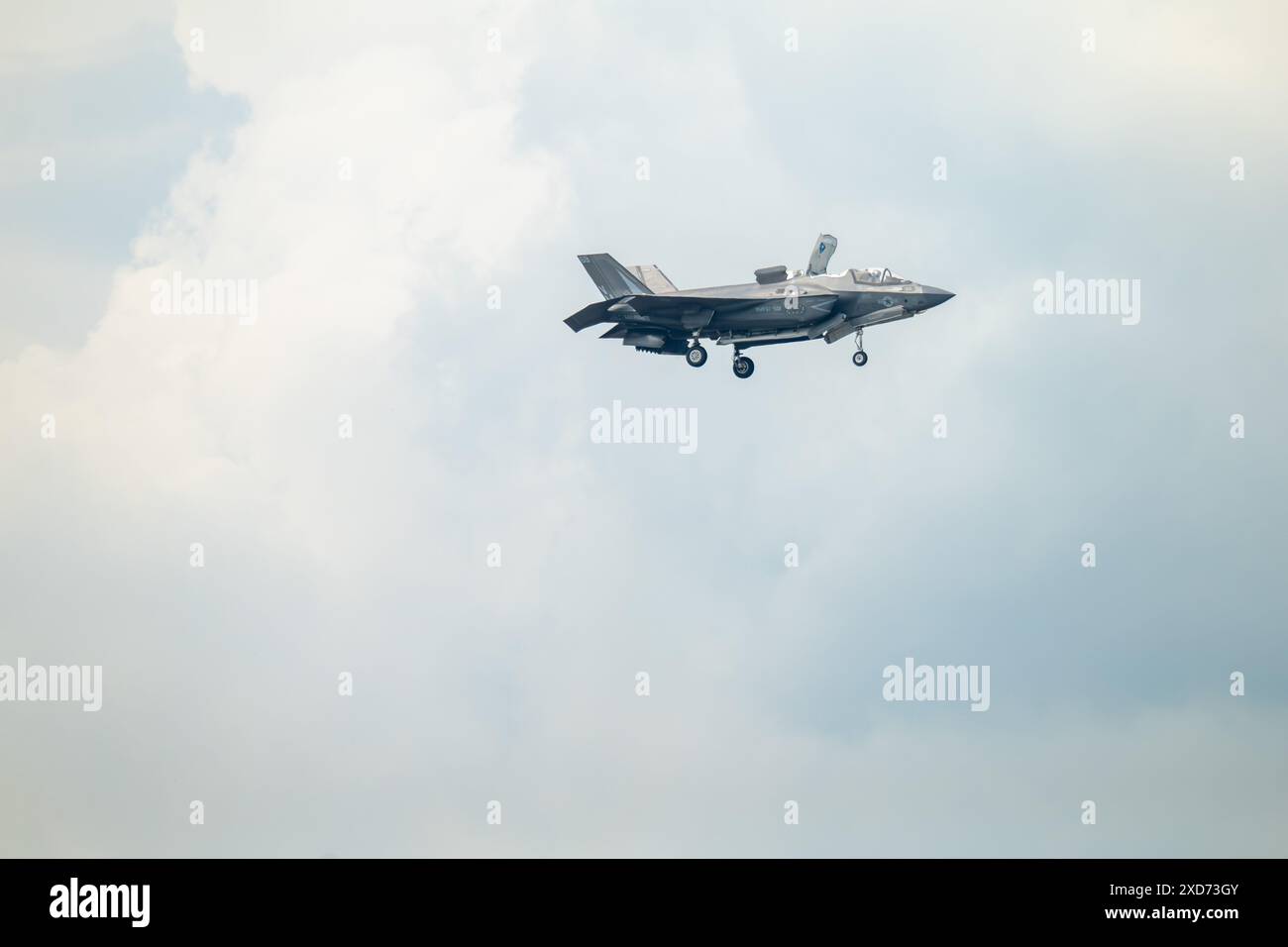 United States Navy F 35-B Fighter Jet in Hover Mode Stock Photo - Alamy