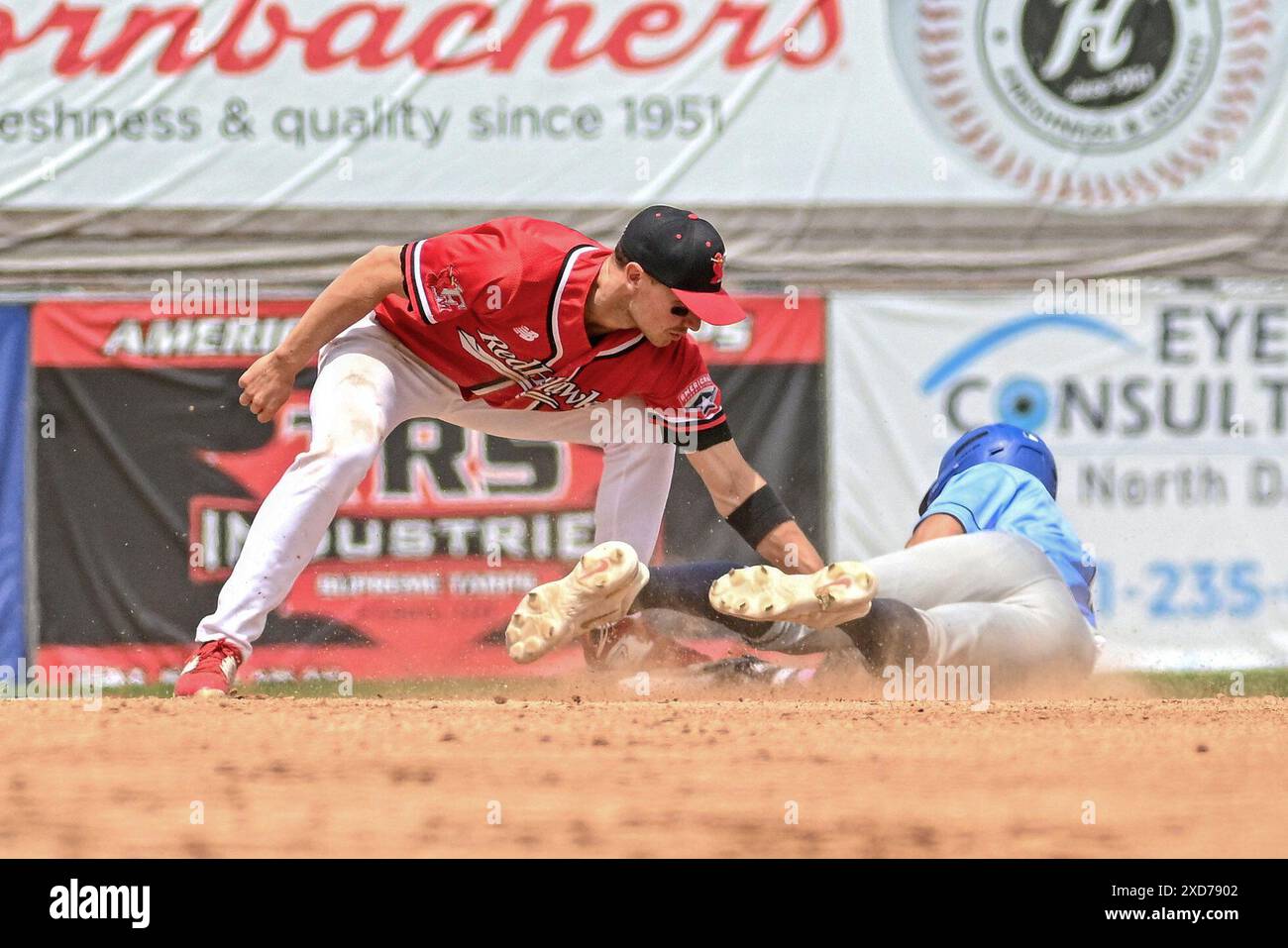 FM RedHawks infielder Sam Dexter (2) moves to tag Lake Country ...