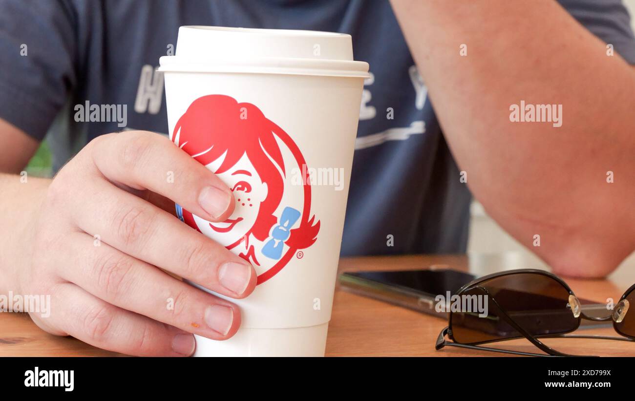 Wendys text logo on hi-res stock photography and images - Alamy