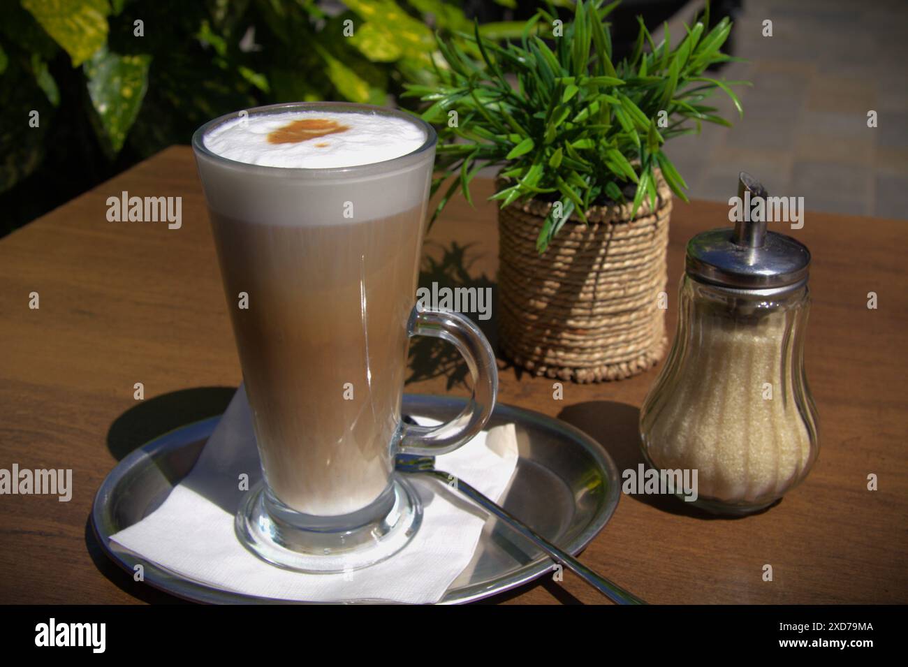 Hot latte in a cafe hi-res stock photography and images - Alamy