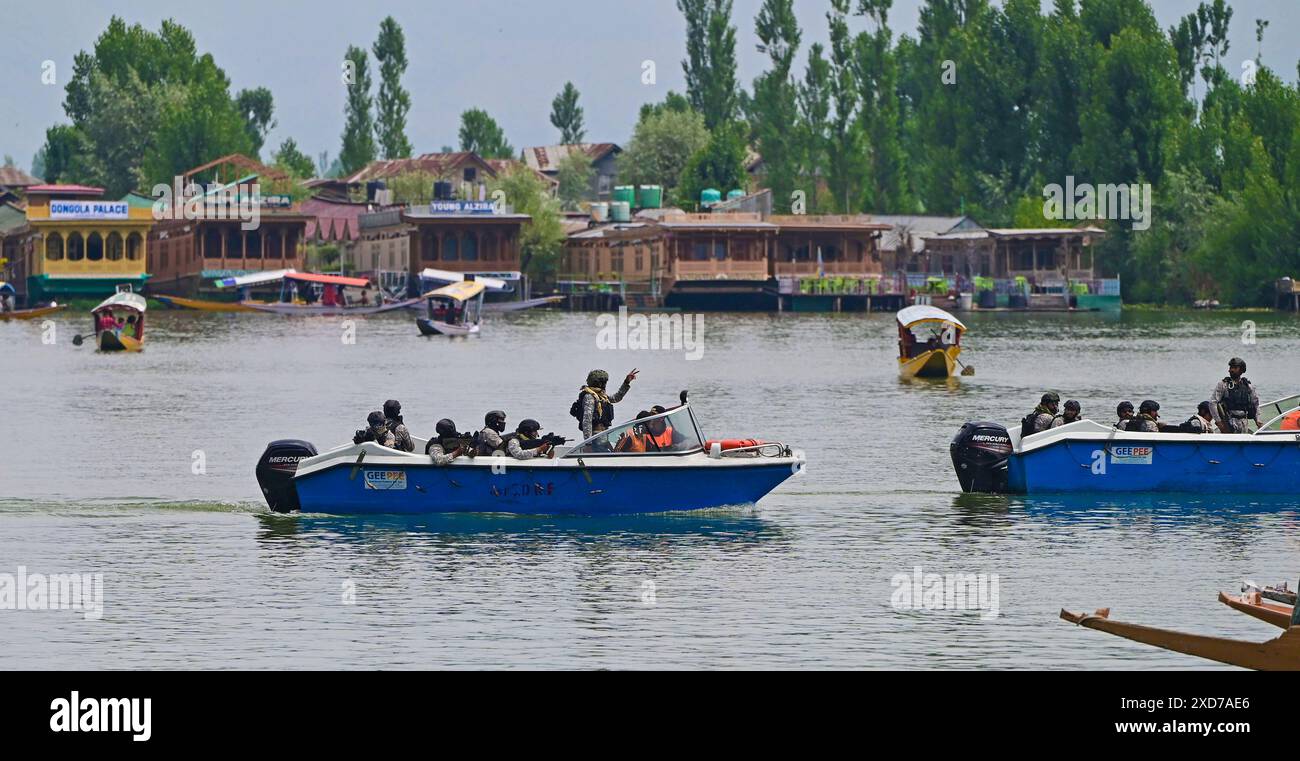 SRINAGAR, INDIA - JUNE 20: Navy's Marine Commandos (MARCOS) patrol in ...