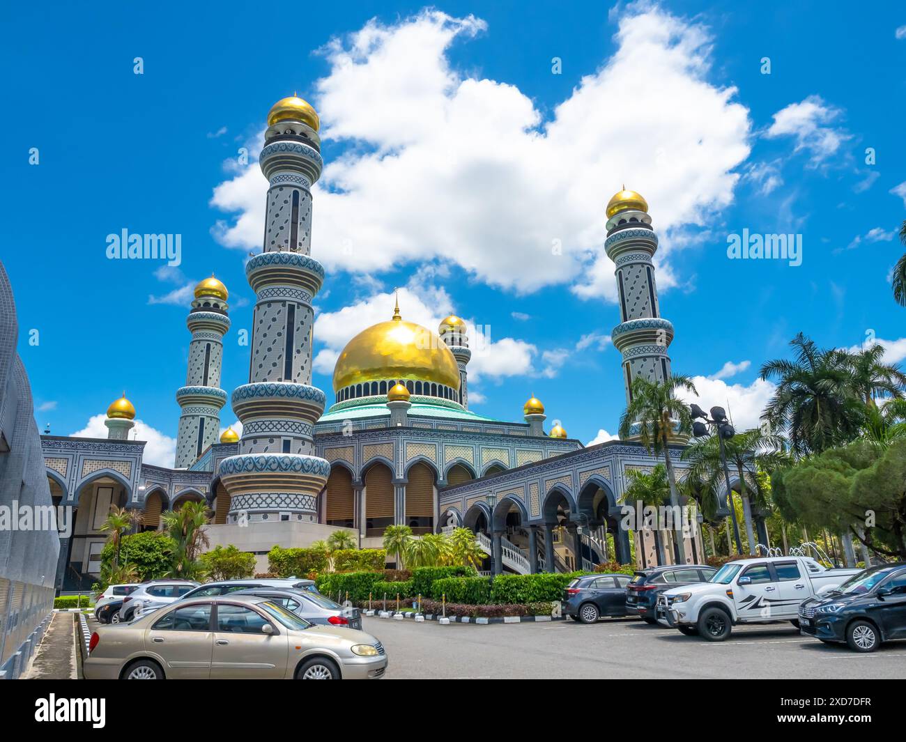 BANDAR SERI BEGAWAN, BRUNEI - APRIL 21, 2024 : Jame' Asr Hassanil ...