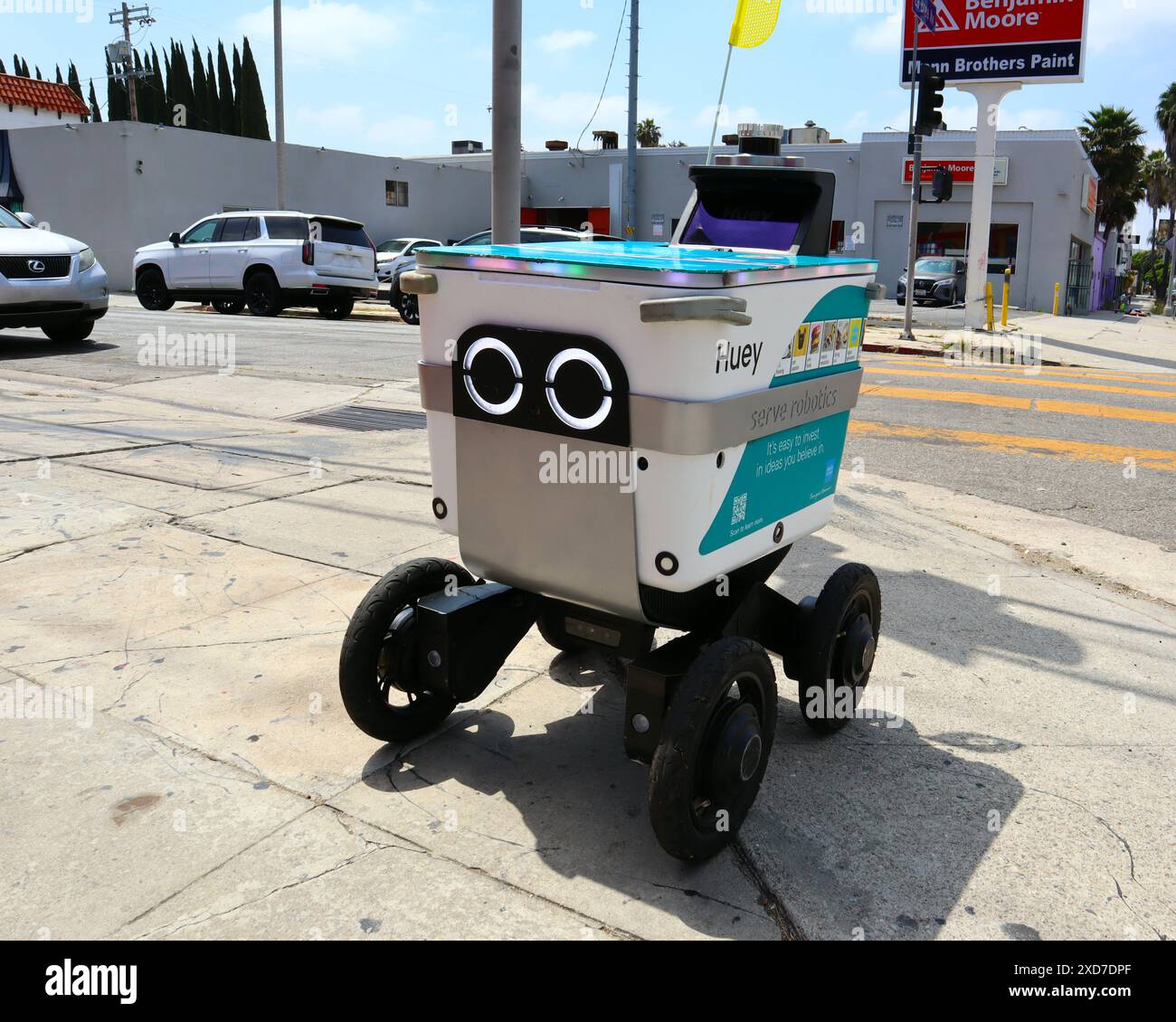 Serve Robotics Delivery. On Delivery Food to Customer Stock Photo - Alamy